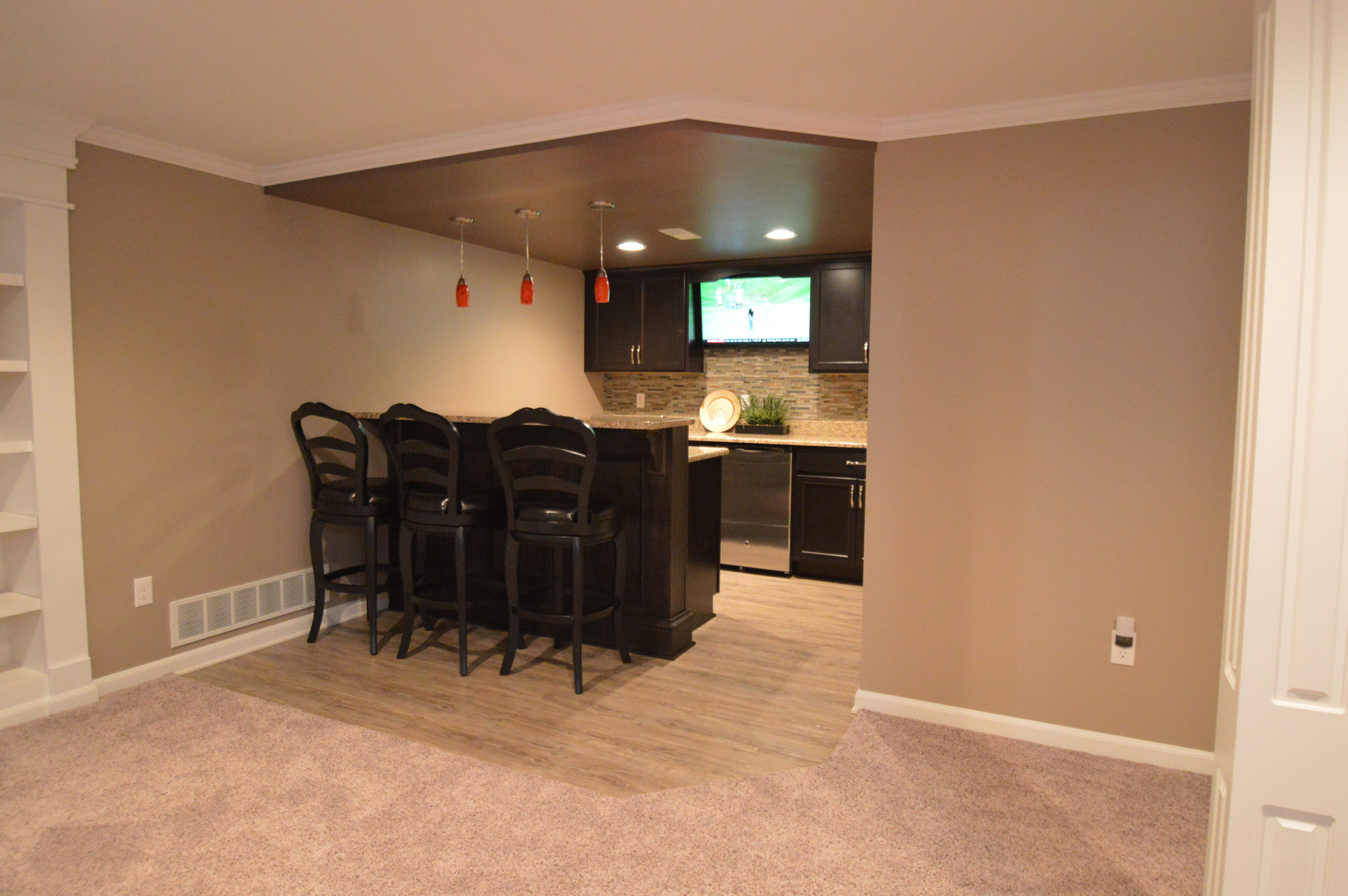 Troy, MI, Lower Level Perfect for Entertaining