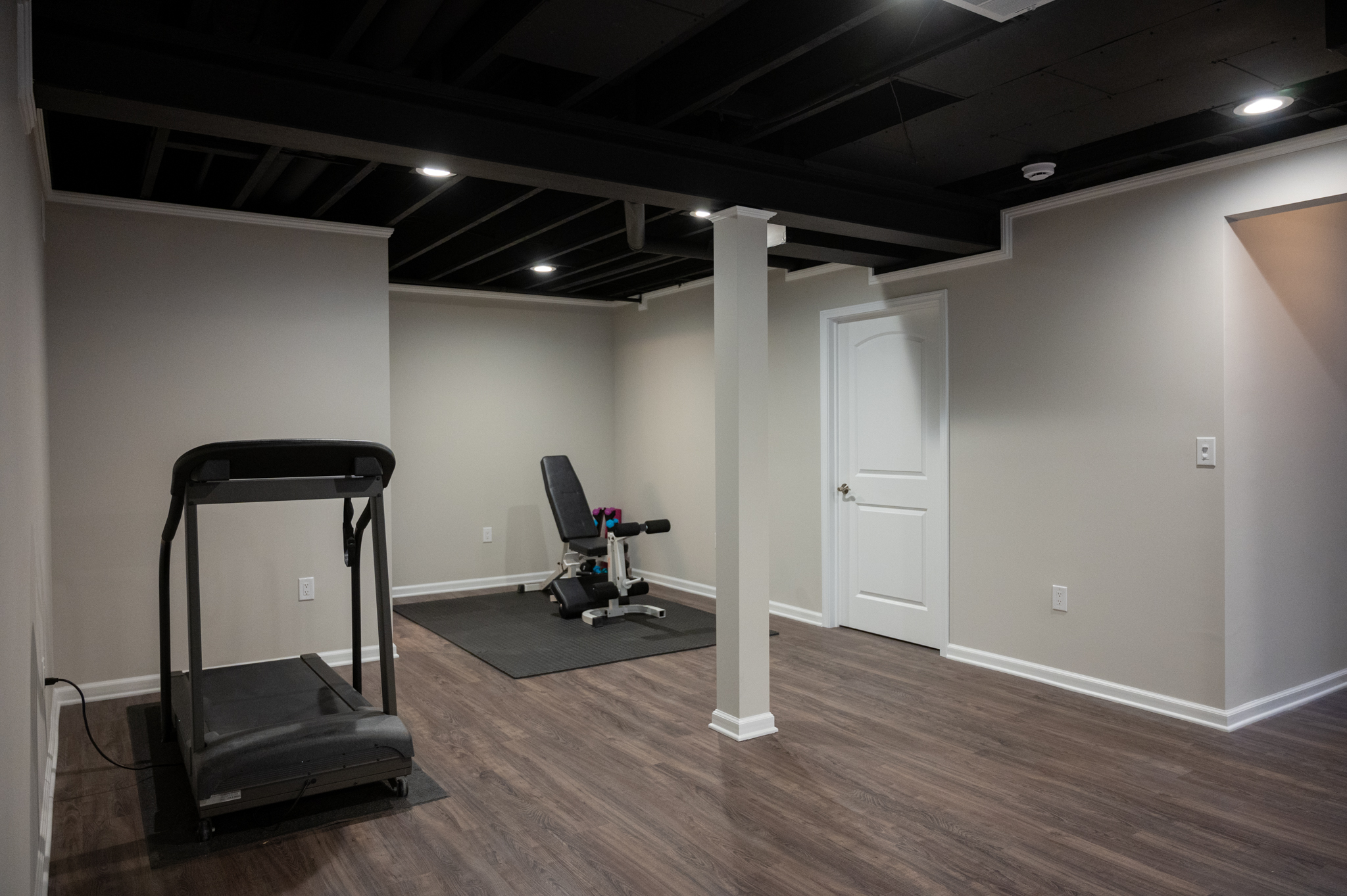 Finished Basement with Seated Bar and Bathroom in Northville, MI ...