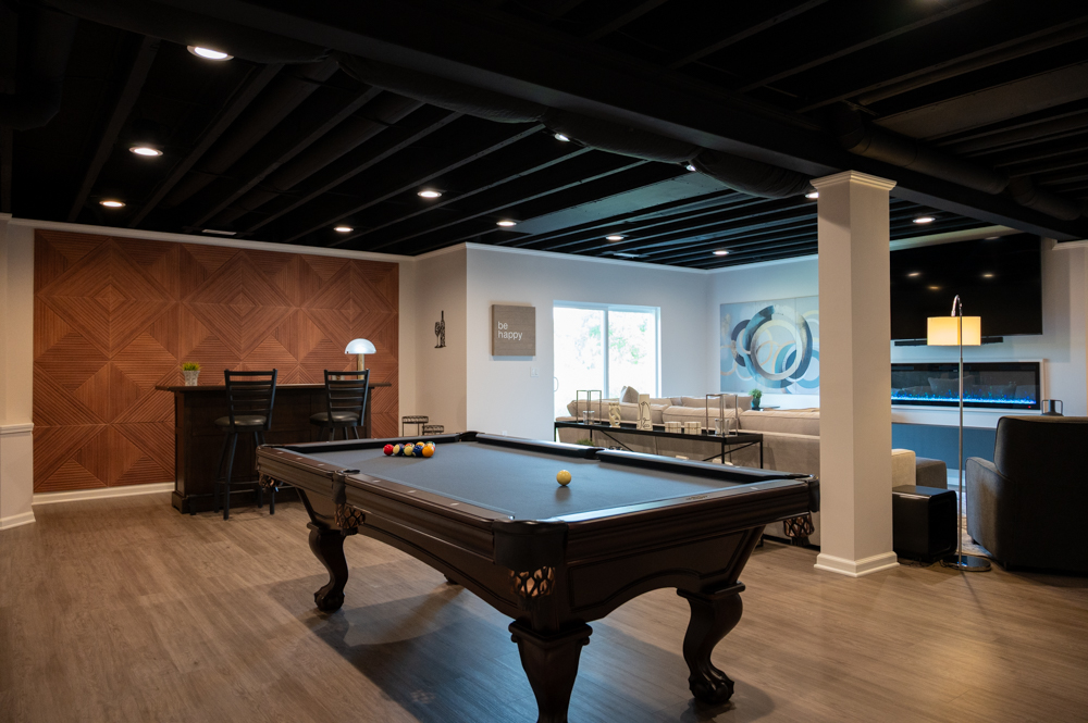 Finished Basement with Wet Bar in West Bloomfield, MI - Basements Plus