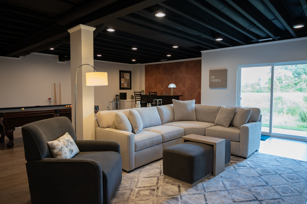 Finished Basement with Wet Bar in West Bloomfield, MI - Basements Plus